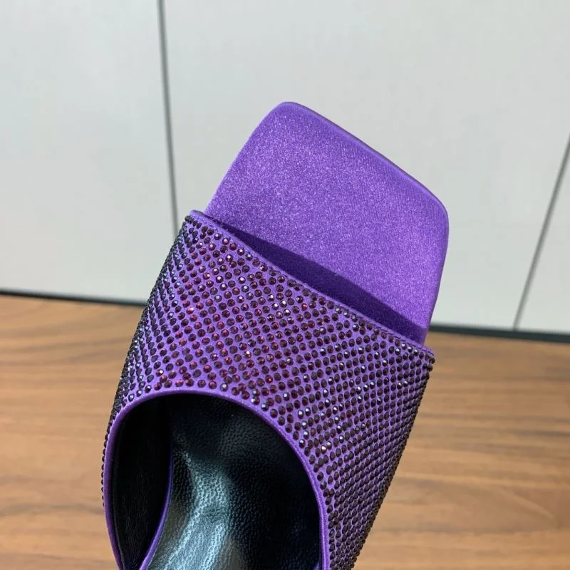 Low-cost Versace Slippers