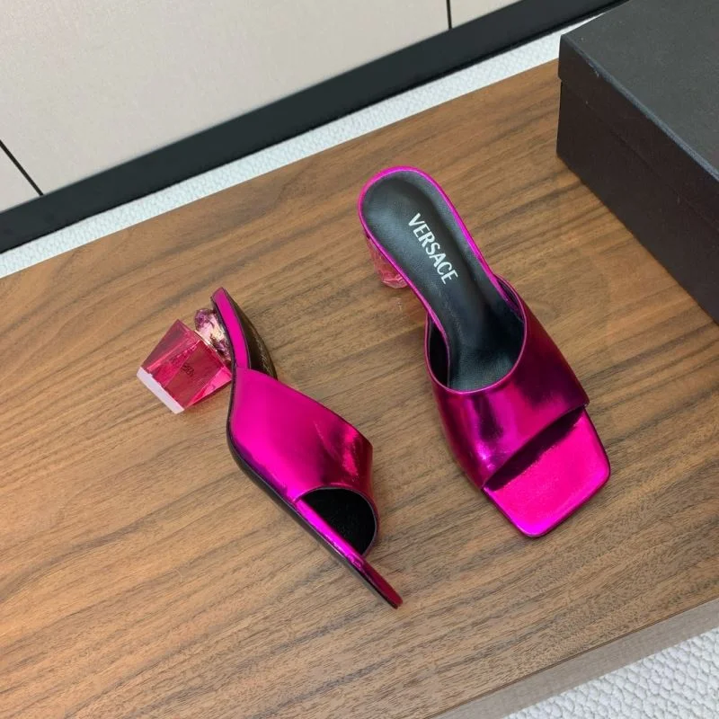Low-cost Versace Slippers
