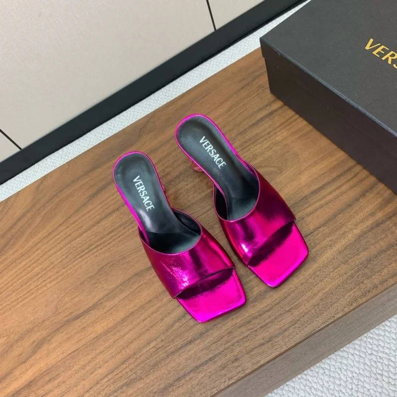 Low-cost Versace Slippers