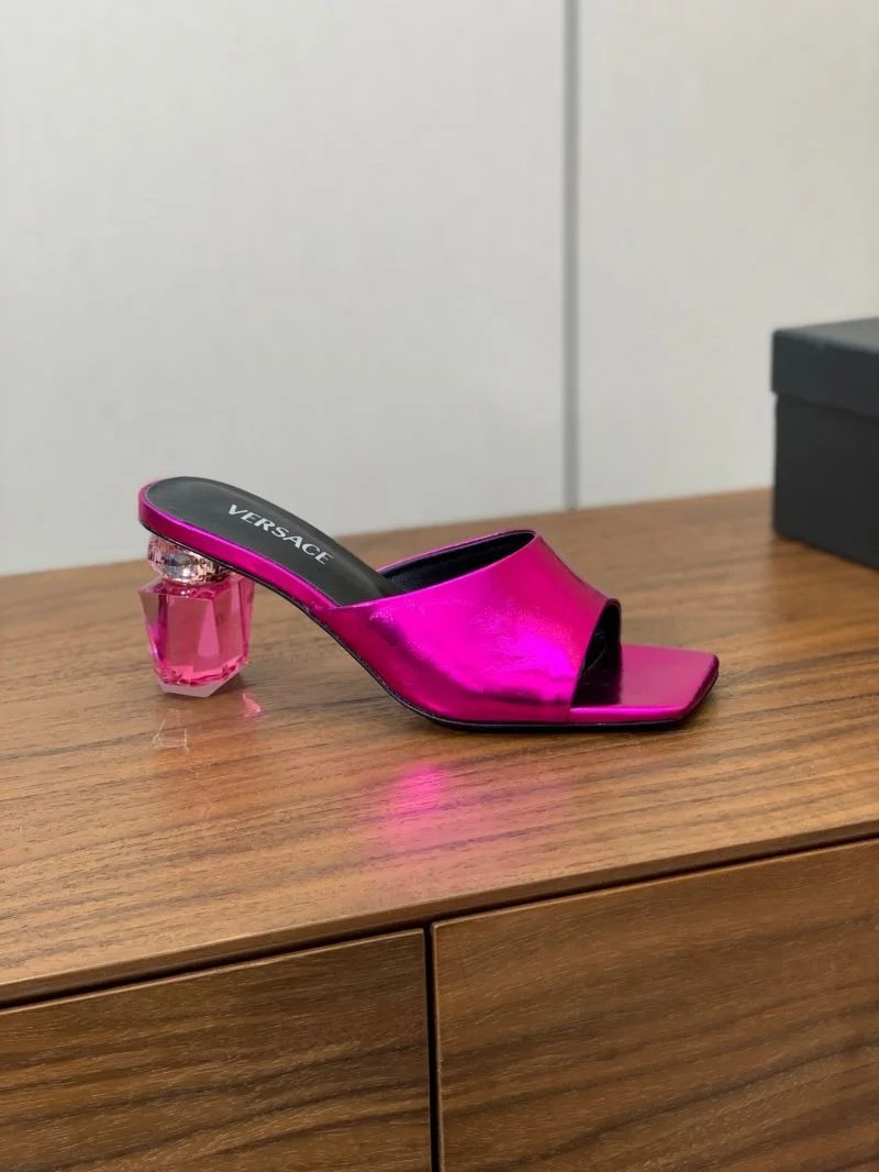 Low-cost Versace Slippers