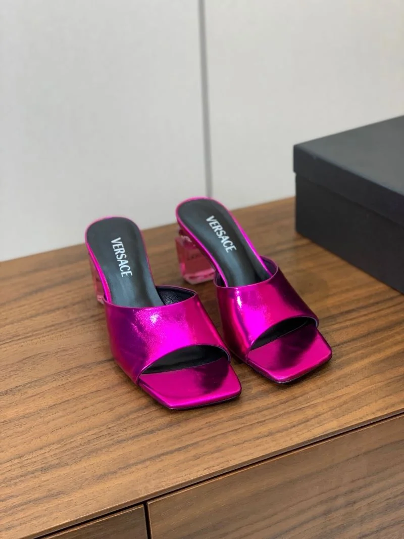 Low-cost Versace Slippers