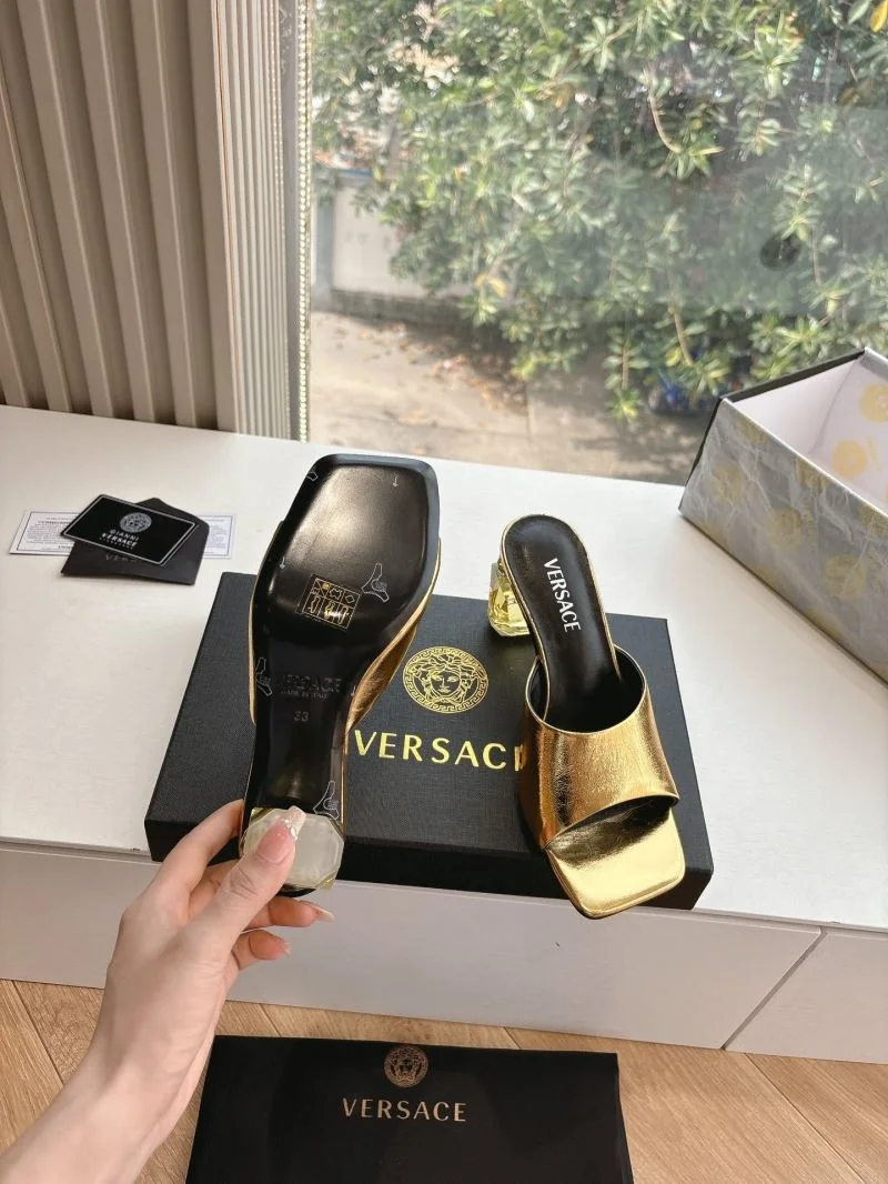 Accurate model Versace Slippers