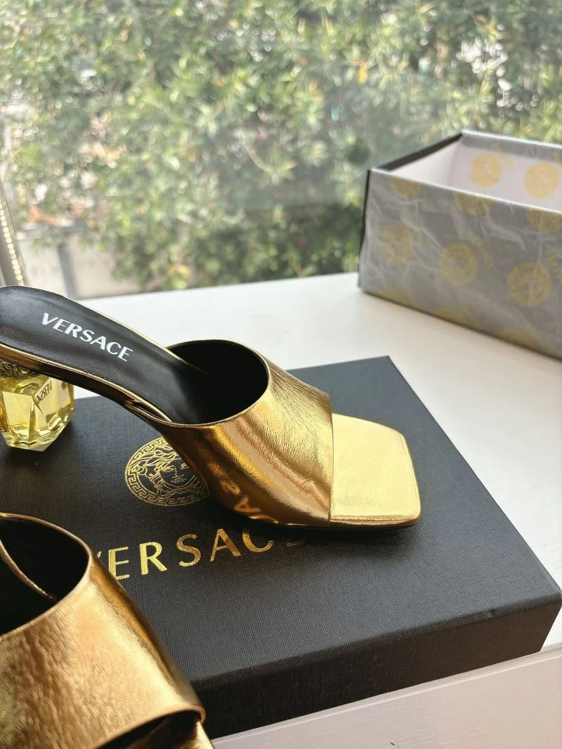 Accurate model Versace Slippers