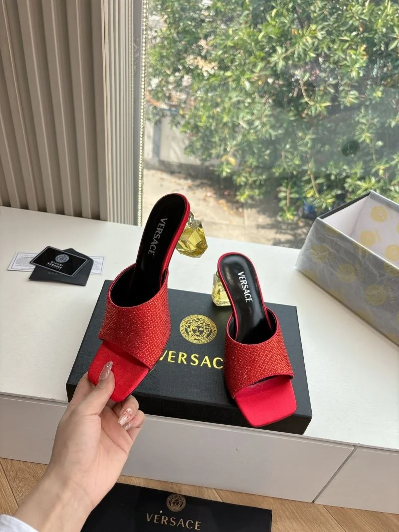 Brand-authenticated Versace Slippers