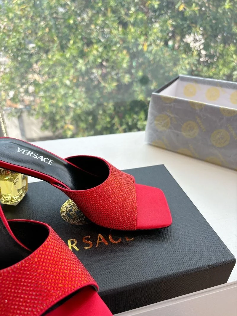 Brand-authenticated Versace Slippers