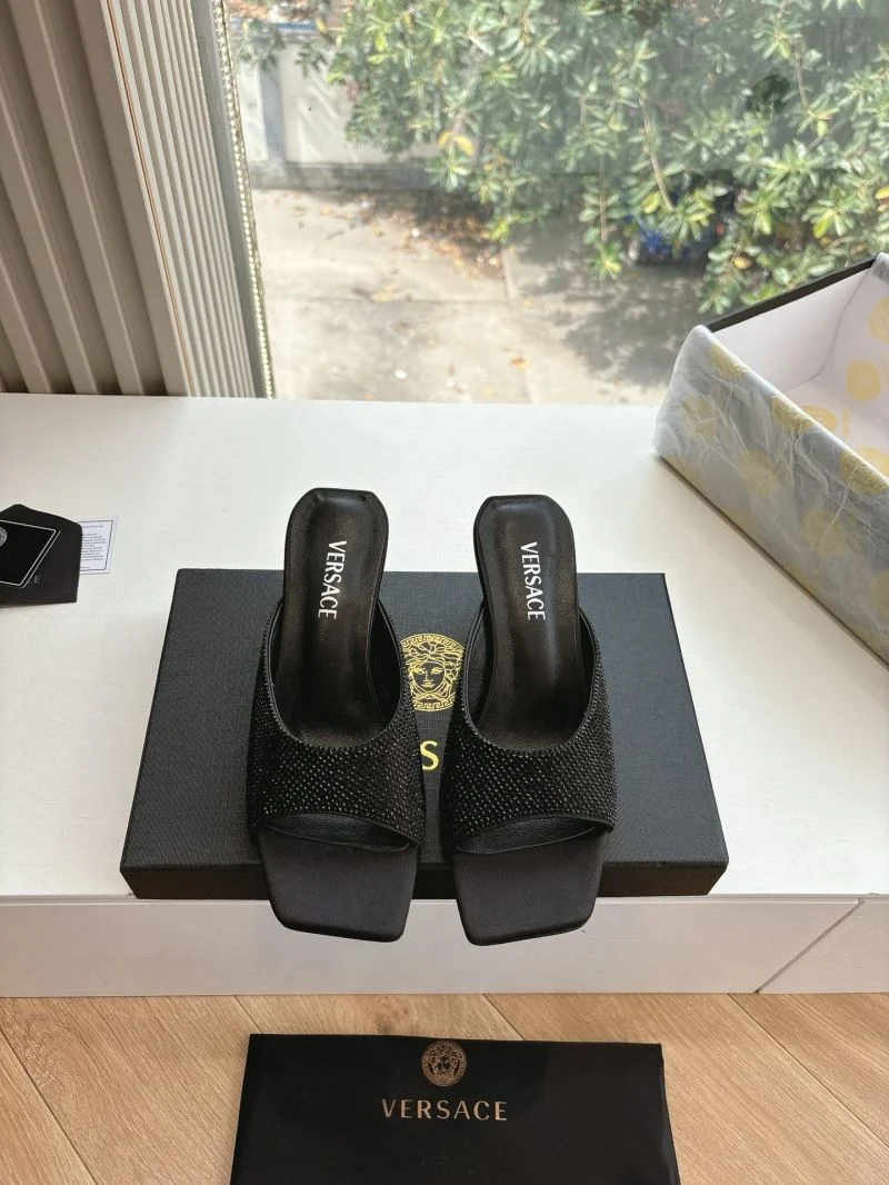 Accurate model Versace Slippers