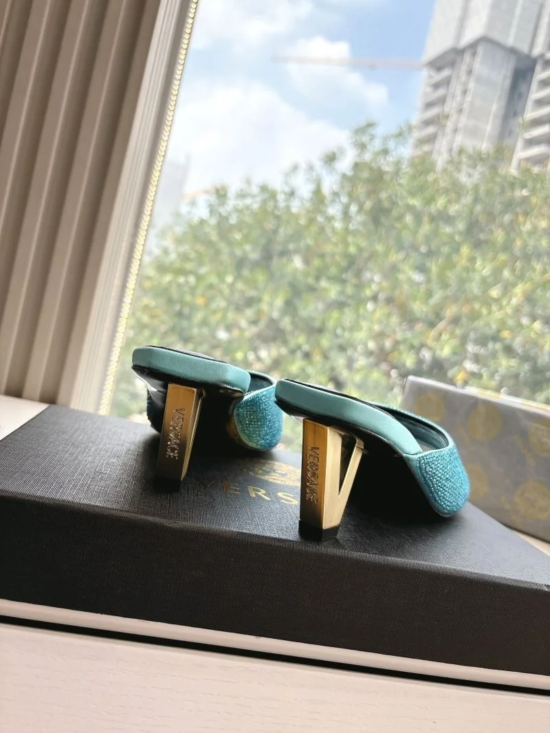 Top mirror Versace Slippers
