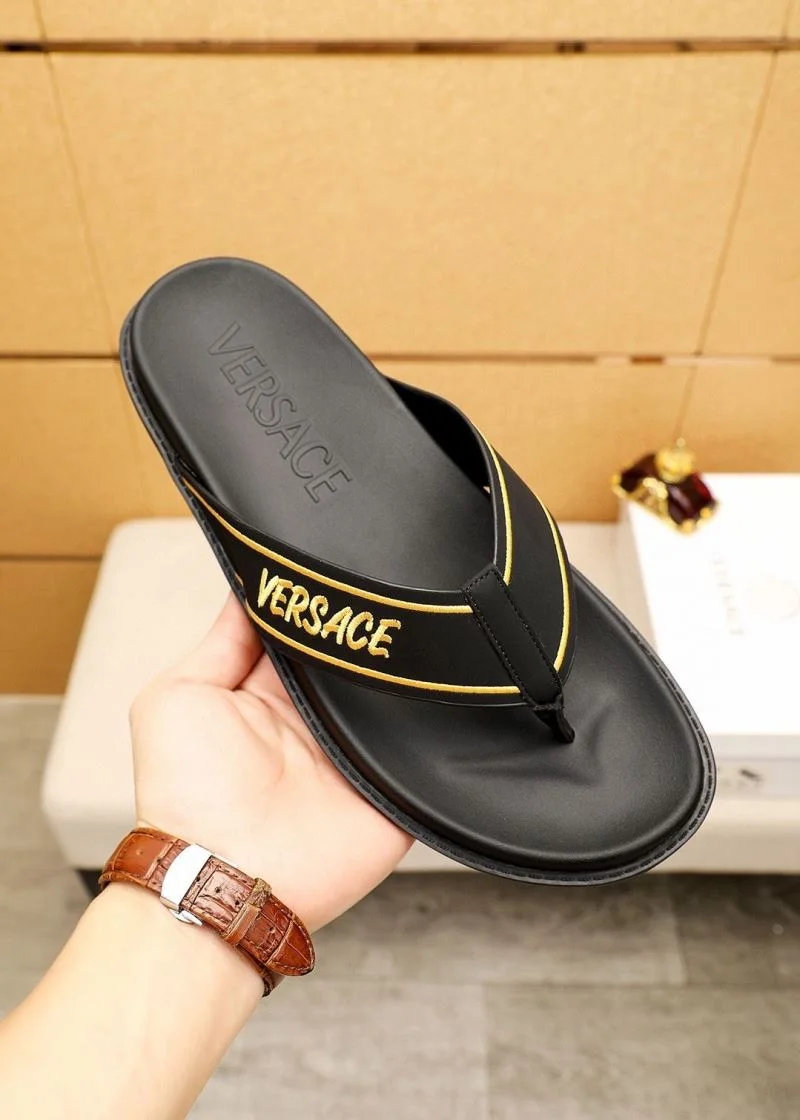 Low-cost Versace Slippers