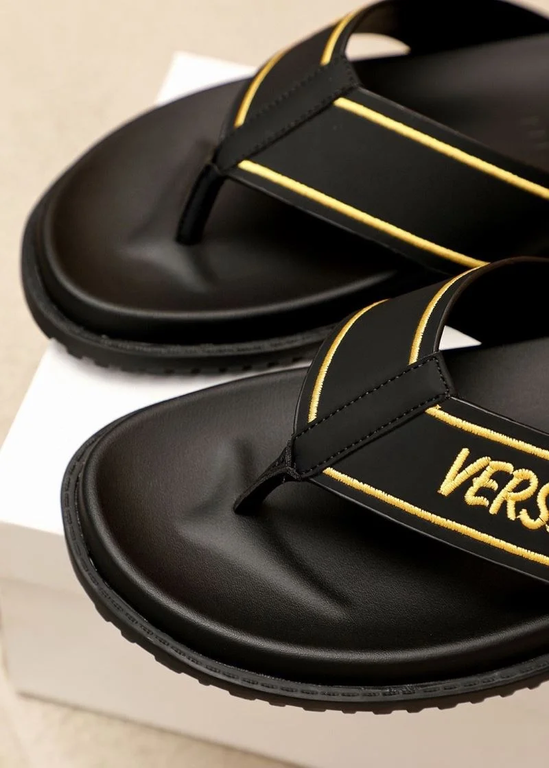 Low-cost Versace Slippers