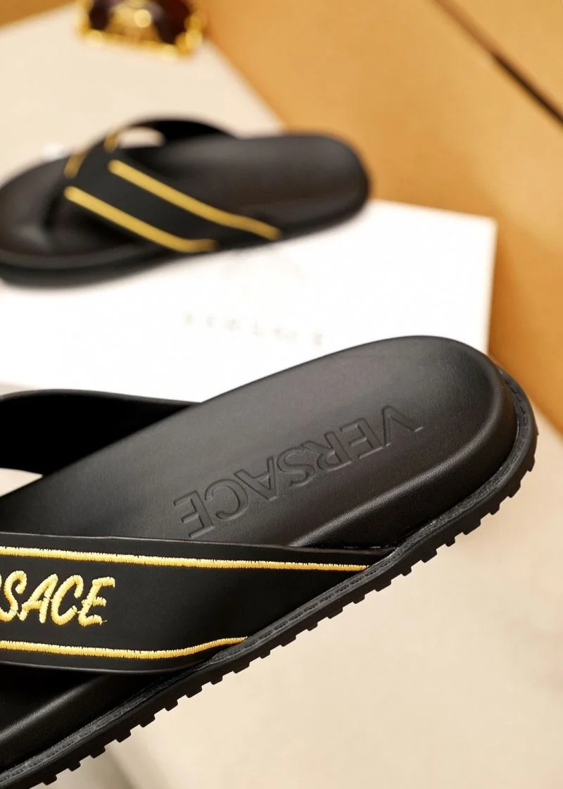 Low-cost Versace Slippers