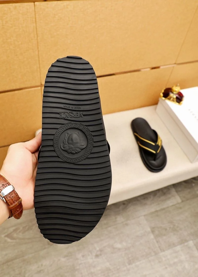 Low-cost Versace Slippers