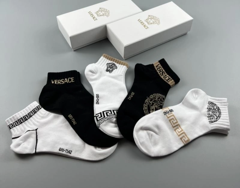 Low-cost Versace Socks