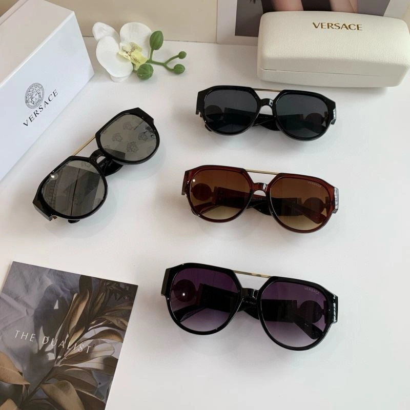 Accurate model Versace Sunglasses