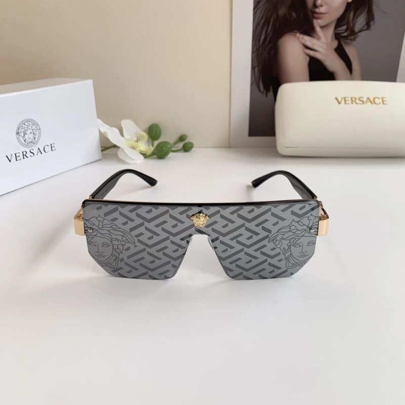 Accurate model Versace Sunglasses