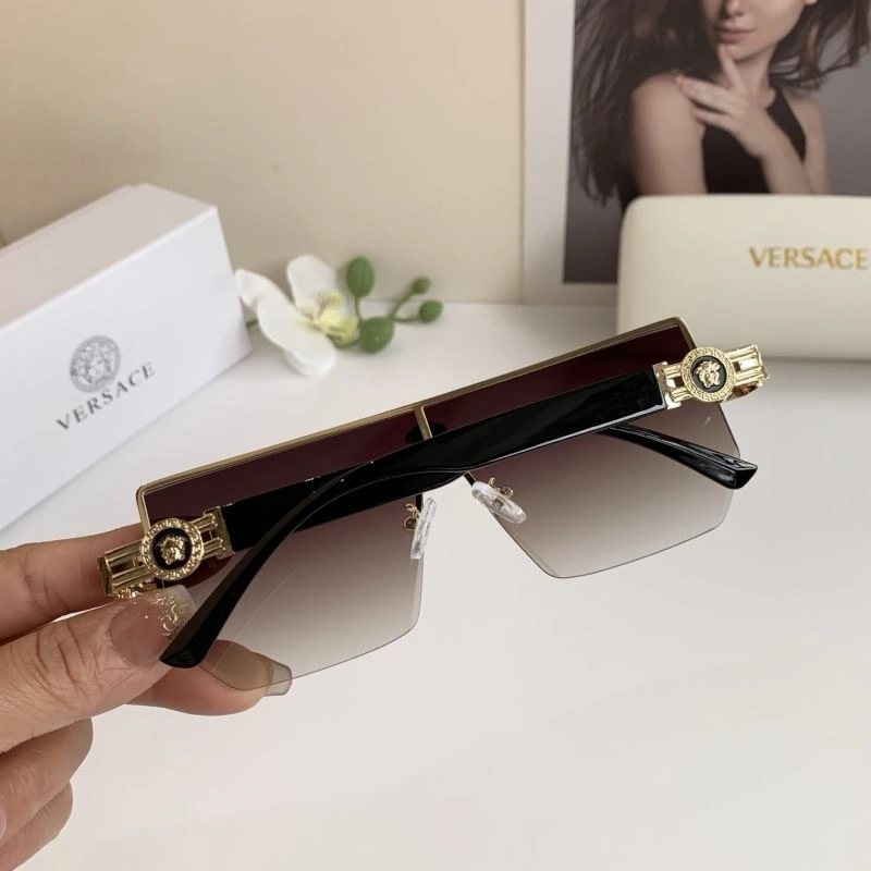 Accurate model Versace Sunglasses