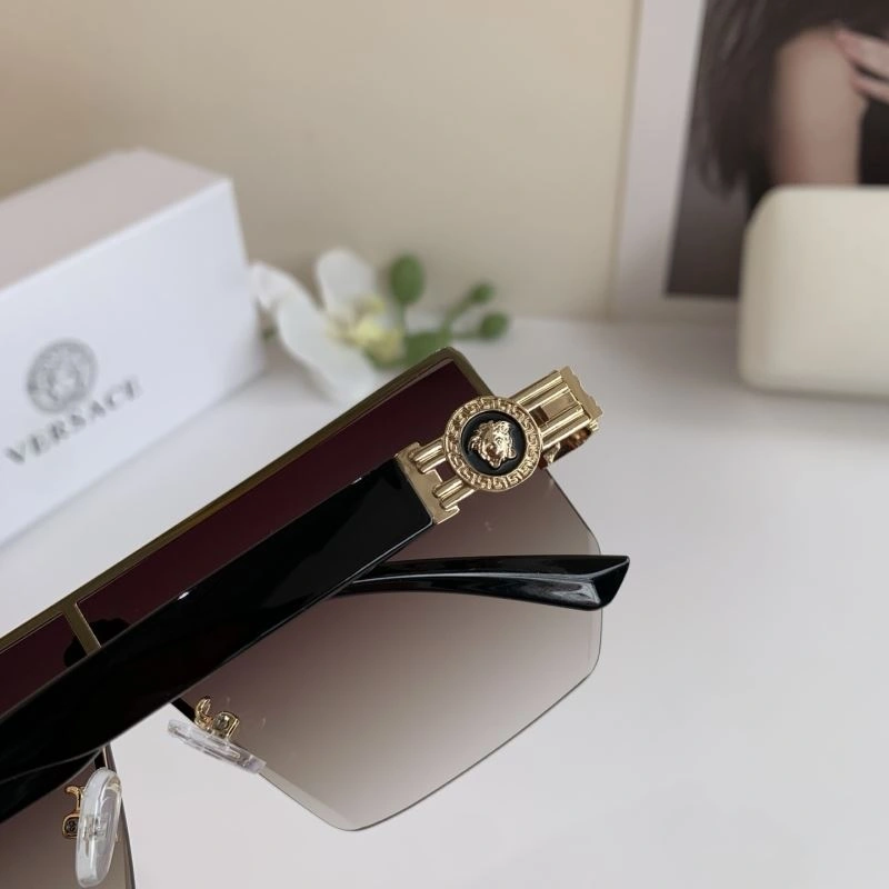 Accurate model Versace Sunglasses