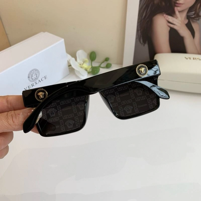Low-cost Versace Sunglasses