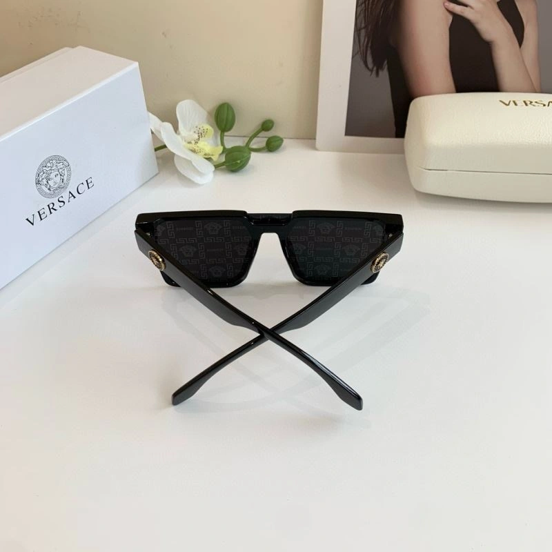 Low-cost Versace Sunglasses