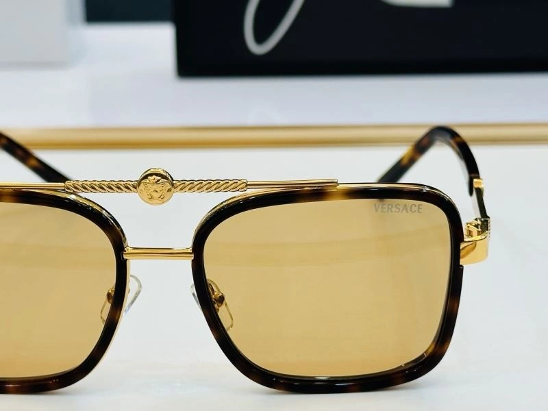 Accurate model Versace Sunglasses