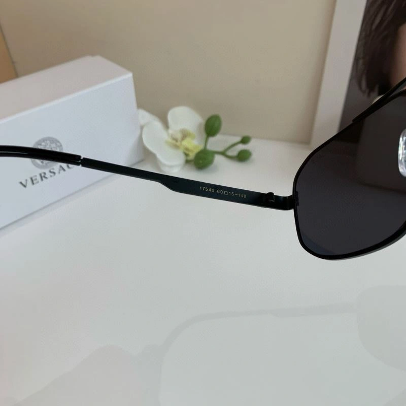 Low-cost Versace Sunglasses