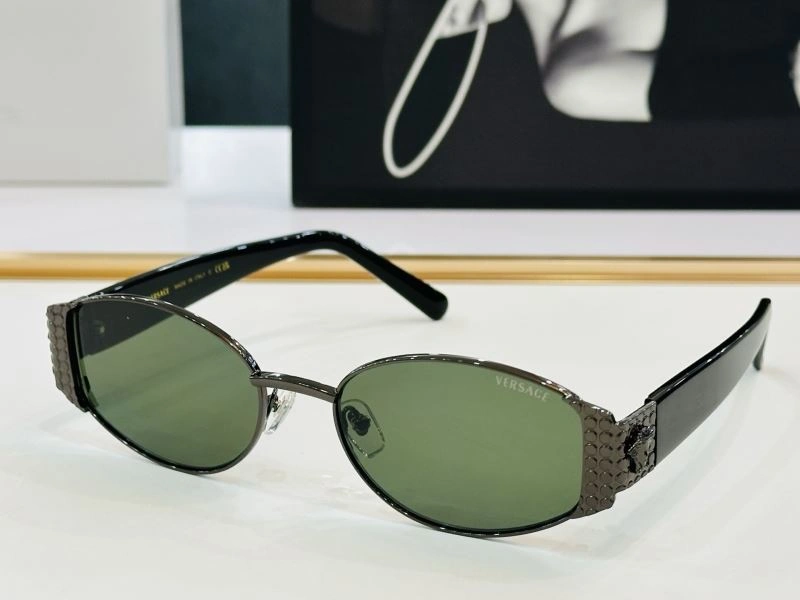 Accurate model Versace Sunglasses