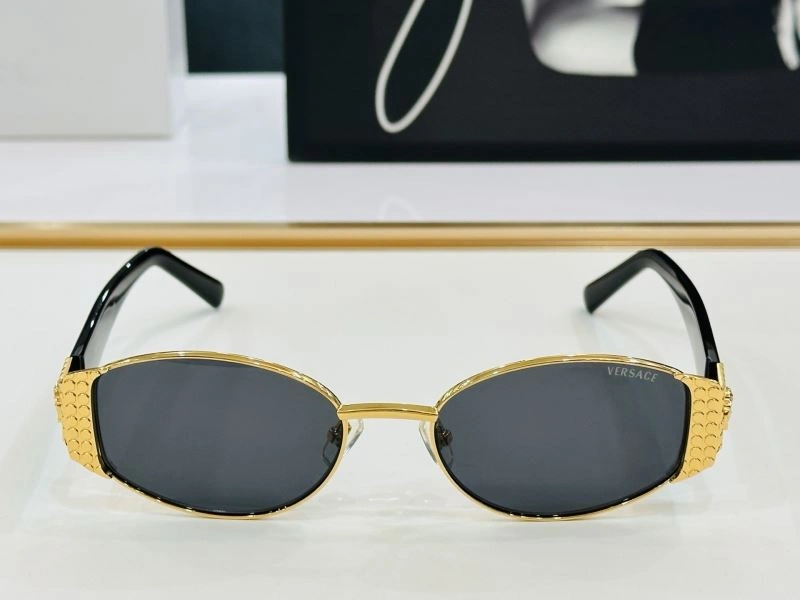 Accurate model Versace Sunglasses