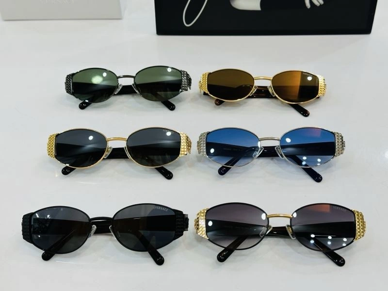 Accurate model Versace Sunglasses