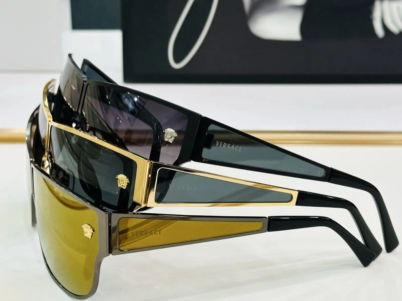 Top mirror Versace Sunglasses
