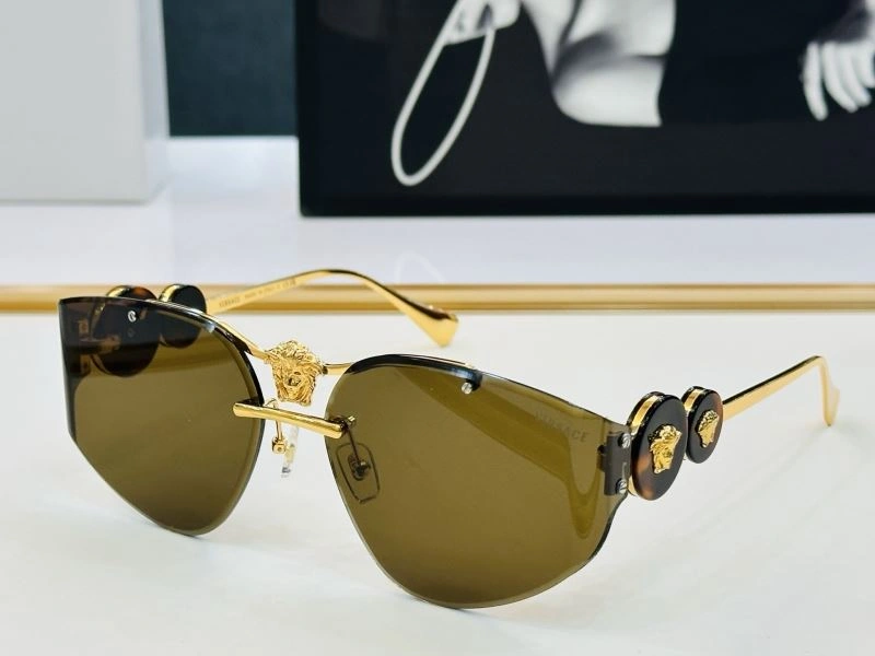 Accurate model Versace Sunglasses