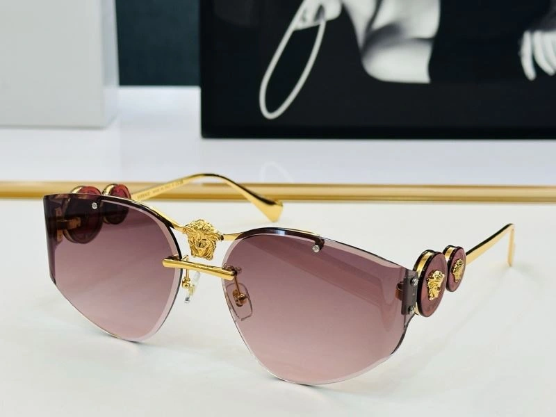 Accurate model Versace Sunglasses