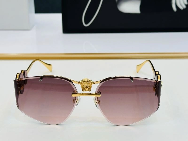 Accurate model Versace Sunglasses