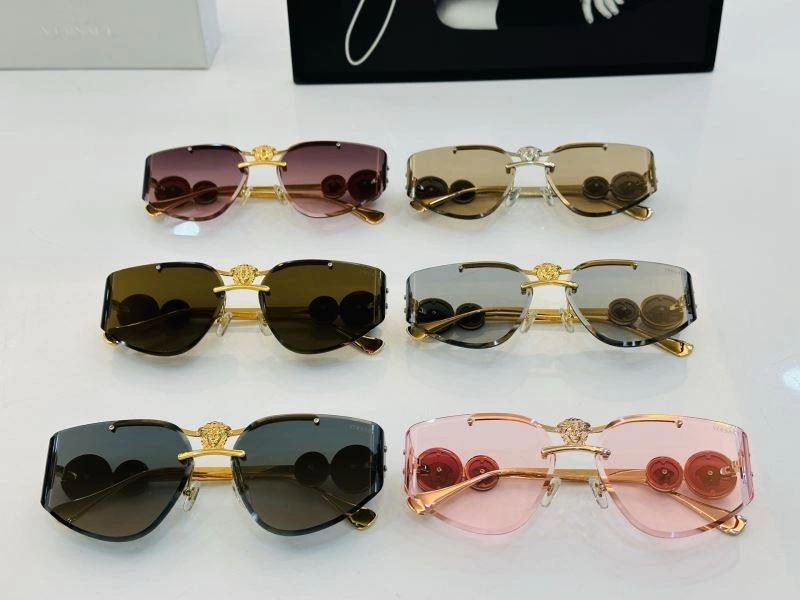 Accurate model Versace Sunglasses