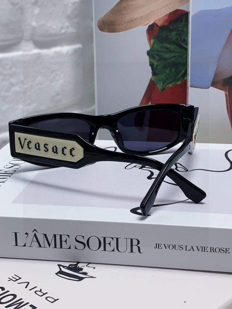 Top mirror Versace Sunglasses