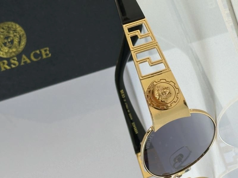 Top mirror Versace Sunglasses