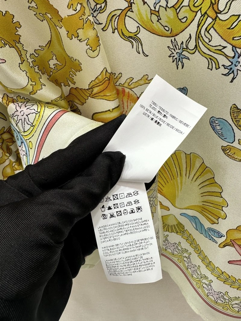 Precise copy Versace Sunscreen Jacket