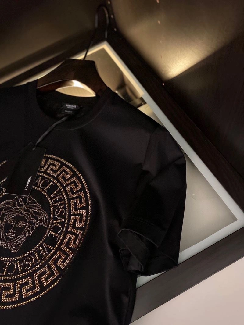 Accurate model Versace T-Shirts