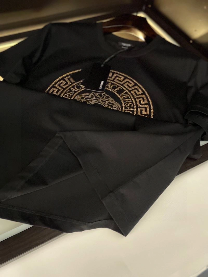 Accurate model Versace T-Shirts