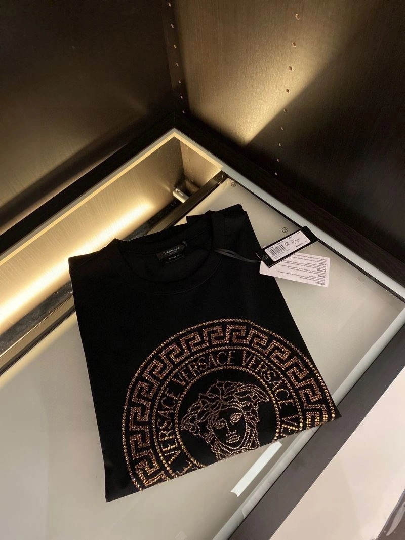 Accurate model Versace T-Shirts