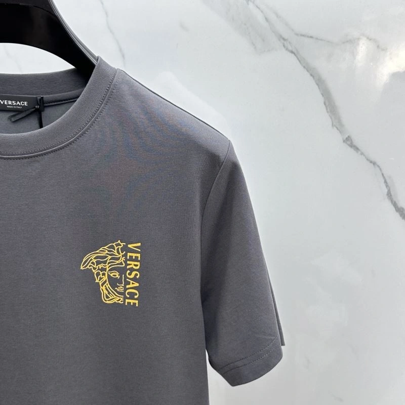 Bargain Versace T-Shirts