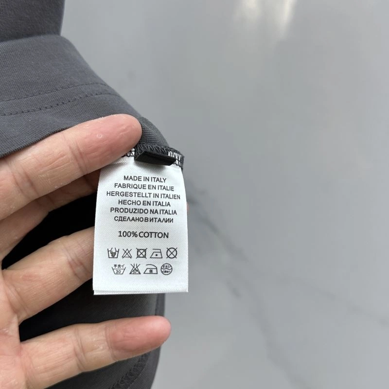 Bargain Versace T-Shirts