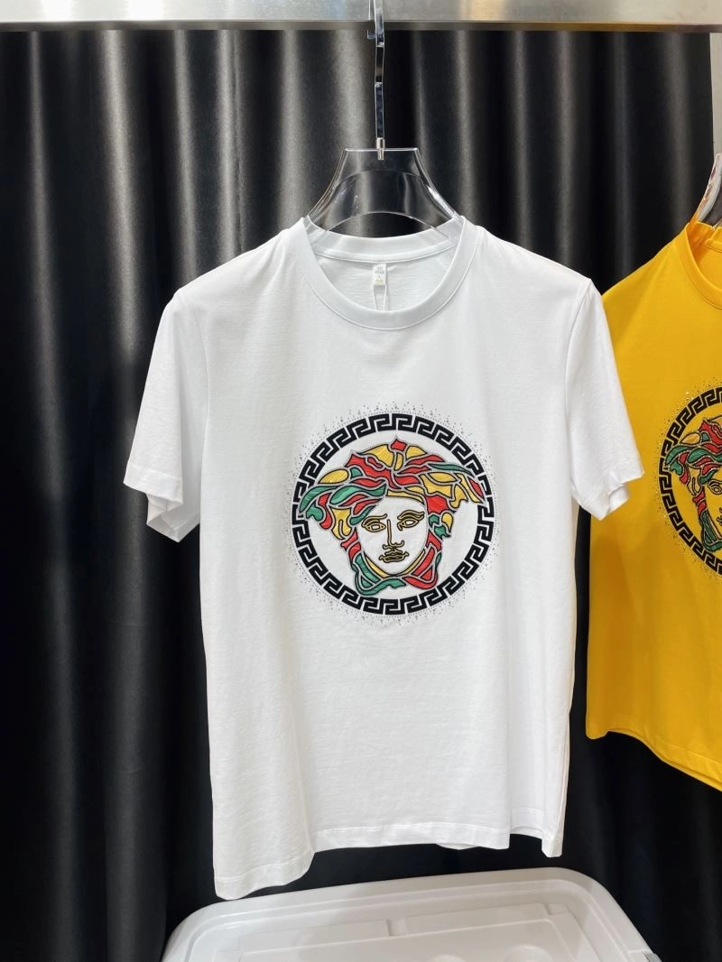 Cut-rate Versace T-Shirts