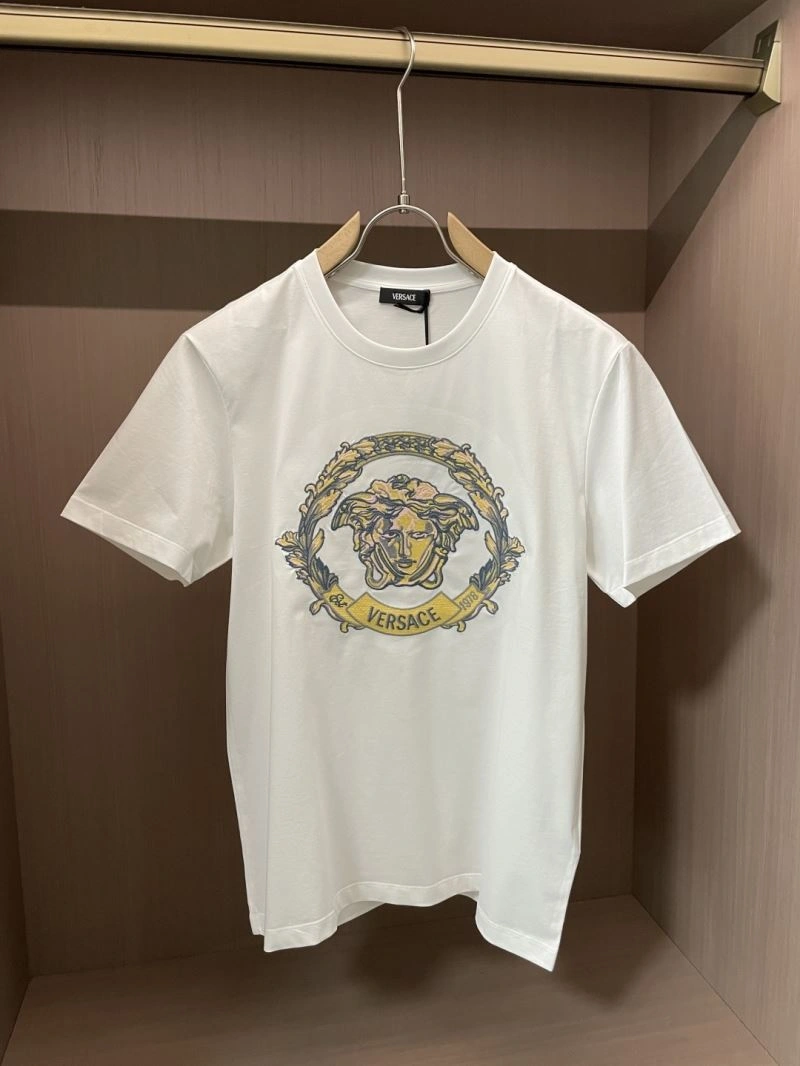 Top match Versace T-Shirts