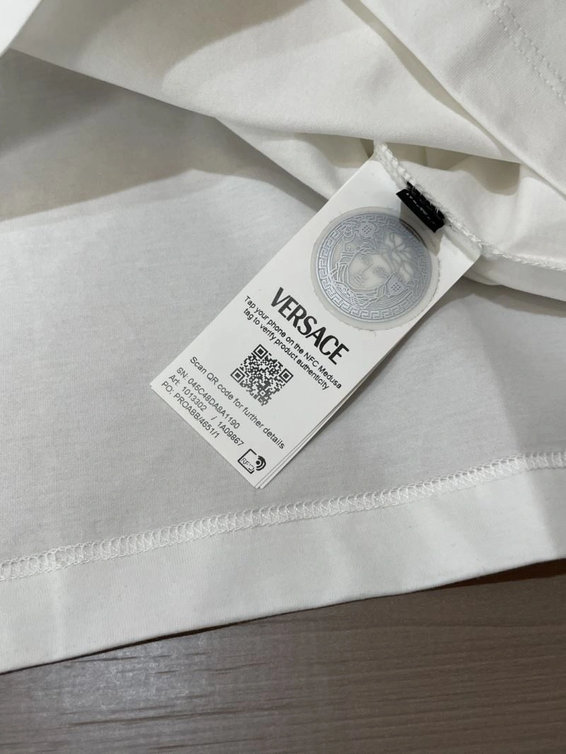 Top match Versace T-Shirts