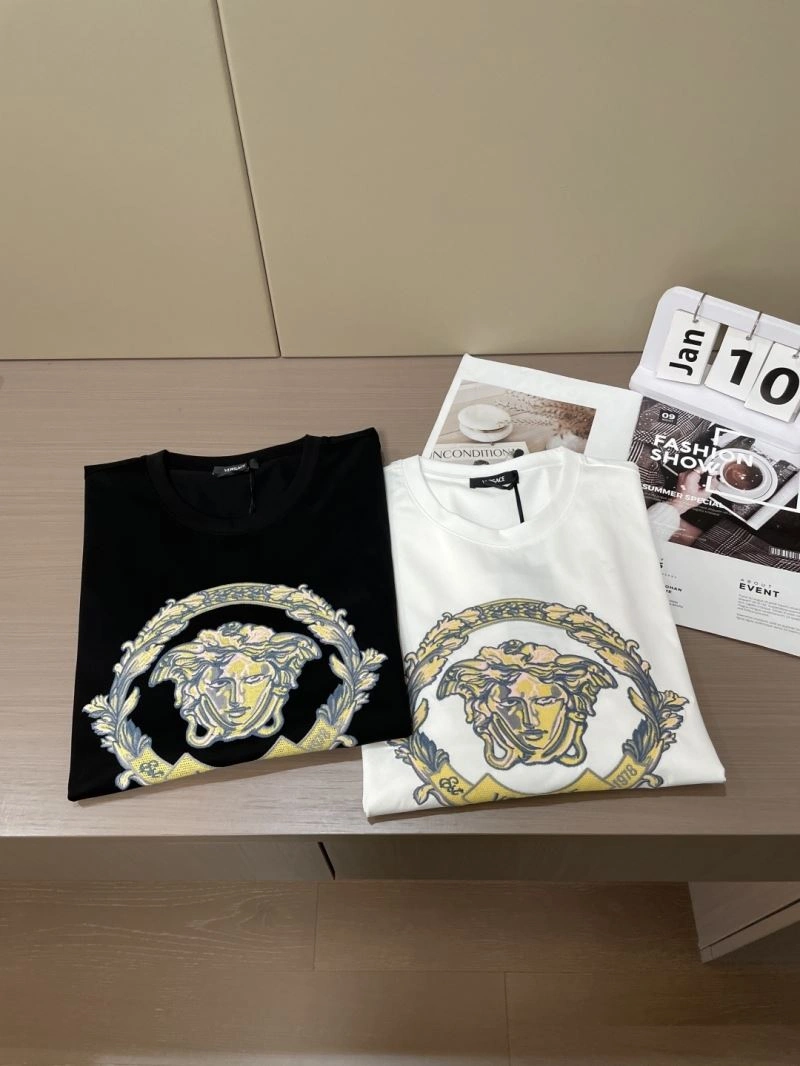 Top match Versace T-Shirts