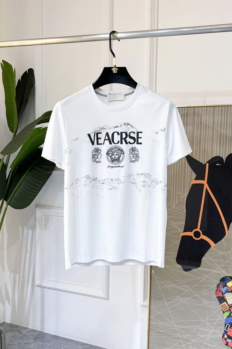Bargain Versace T-Shirts