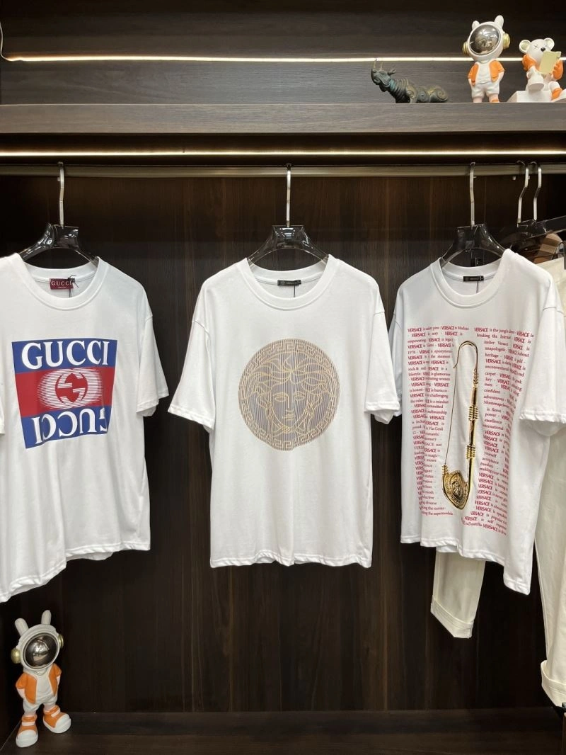 Accurate model Versace T-Shirts