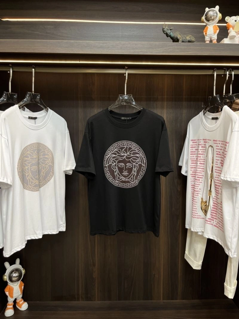 Accurate model Versace T-Shirts