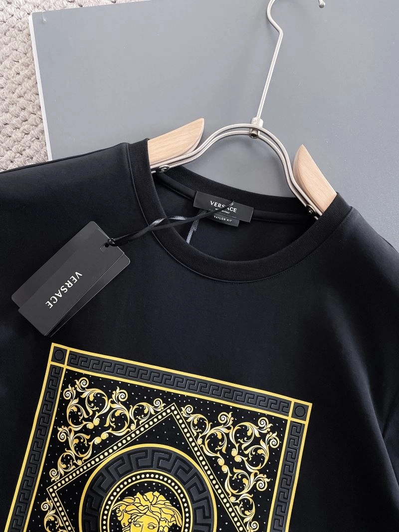 Low-cost Versace T-Shirts