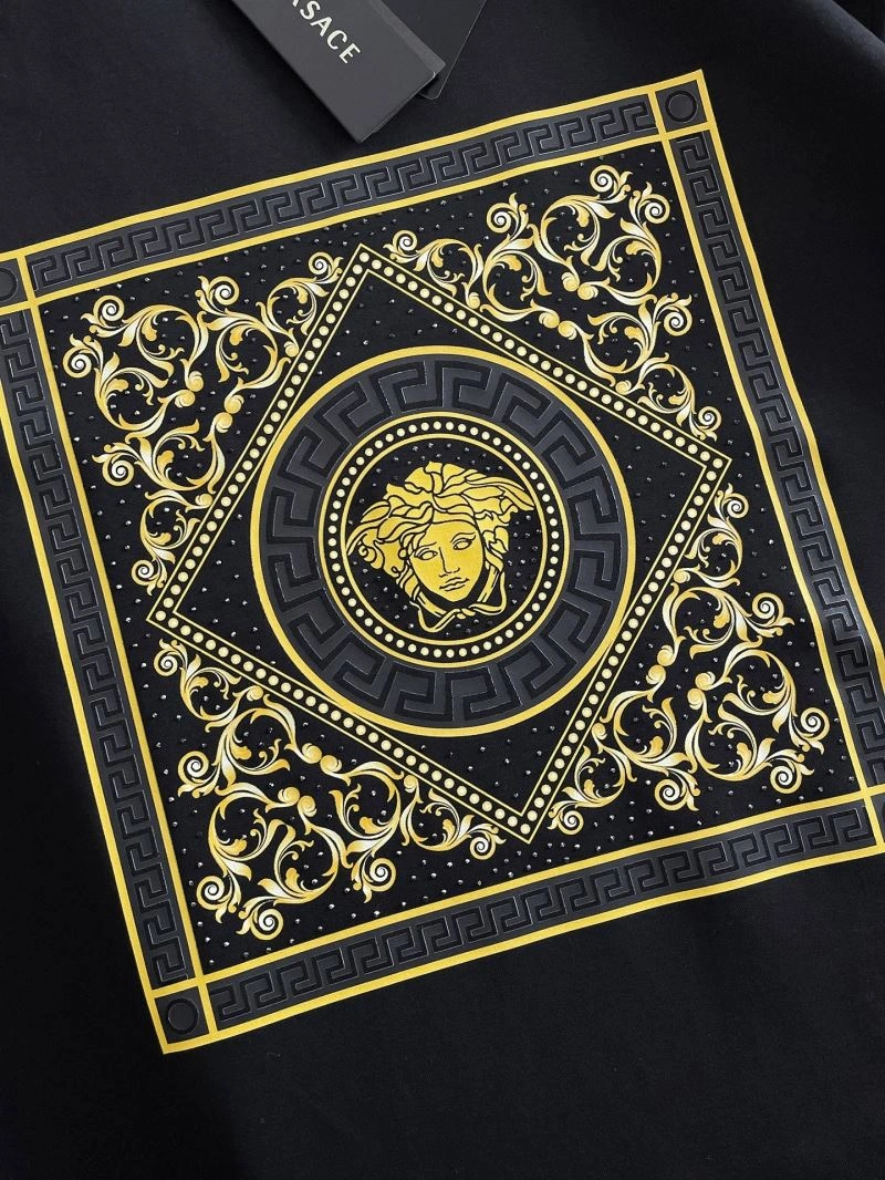 Low-cost Versace T-Shirts
