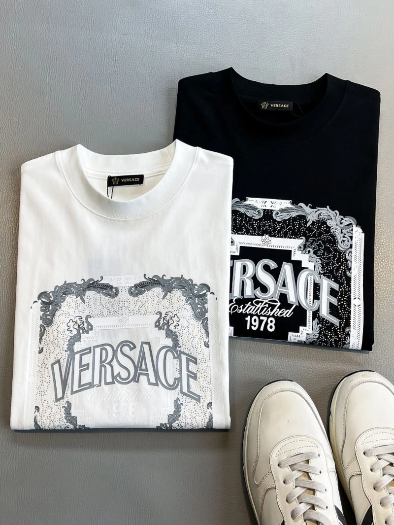 Low-cost Versace T-Shirts